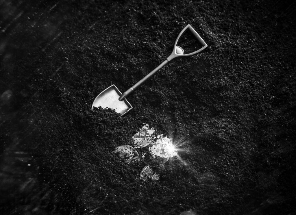 Friday Happy Hour Gold Digger Edition